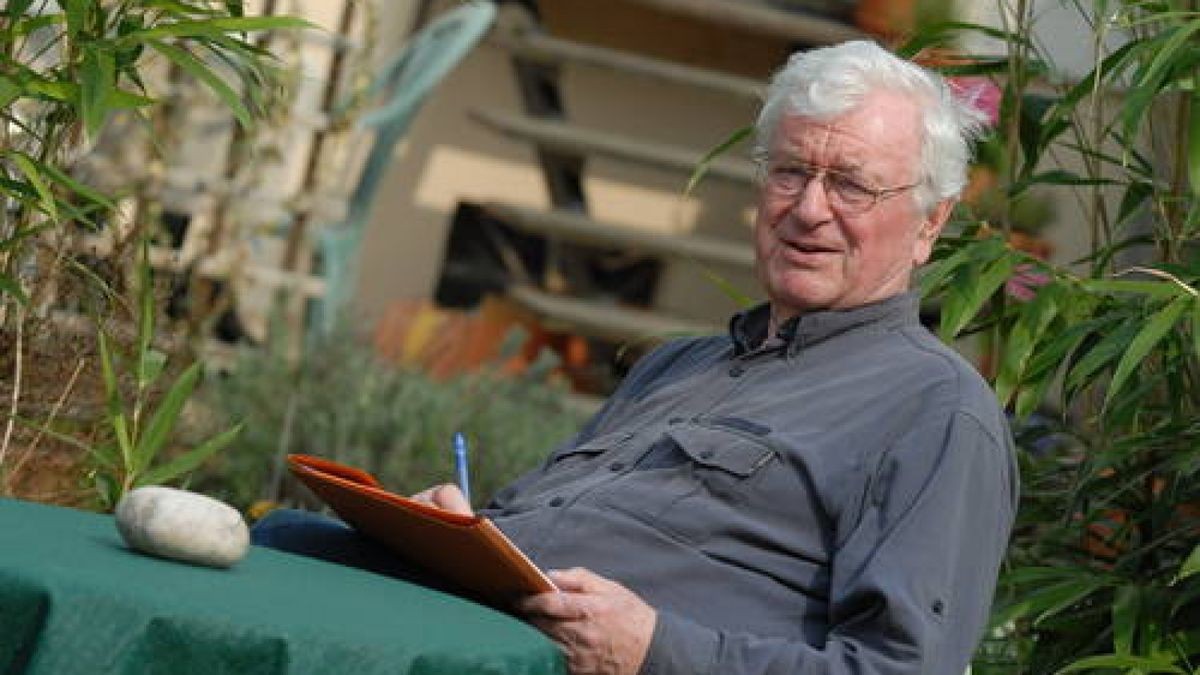 Weimarer LesArten: Geburtstagslesung mit Hans Lucke