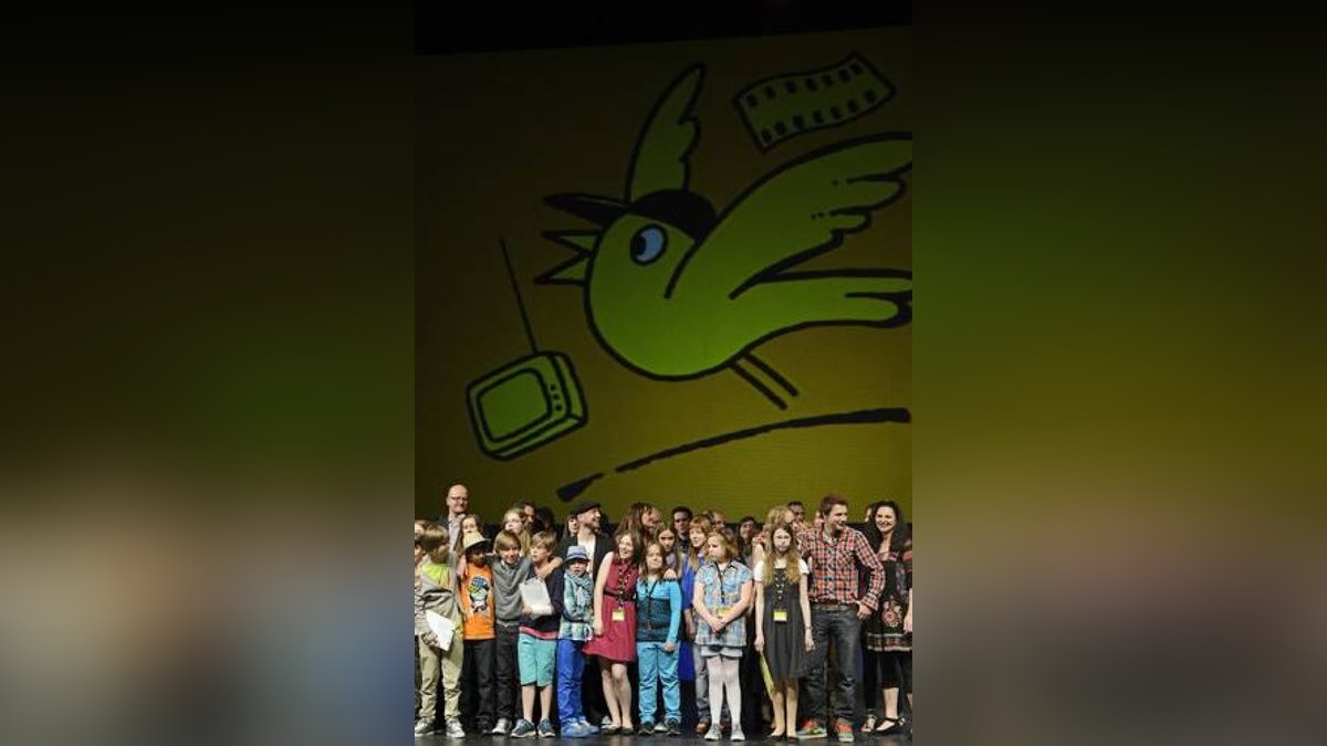 Tiere und Prominente beim Medienfestival Goldener Spatz in Gera