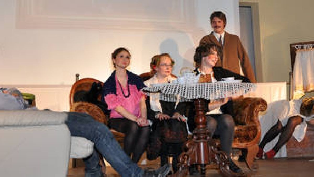 3 Tanten und Holunderwein: Theater-AG vom Gymnasium Greiz spielt