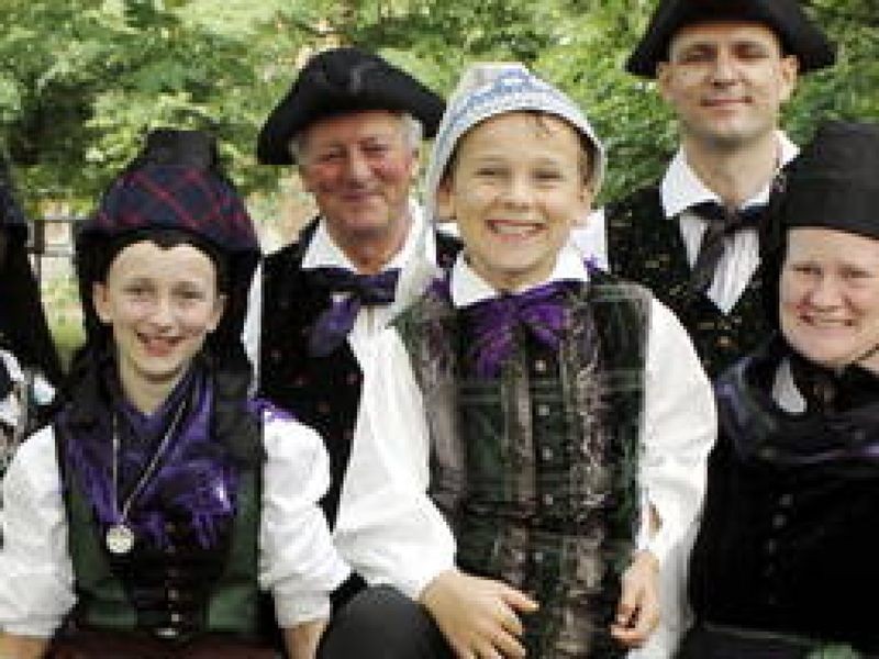 Familie Nöthling trägt in der dritten Generation Trachten aus Oberdorla