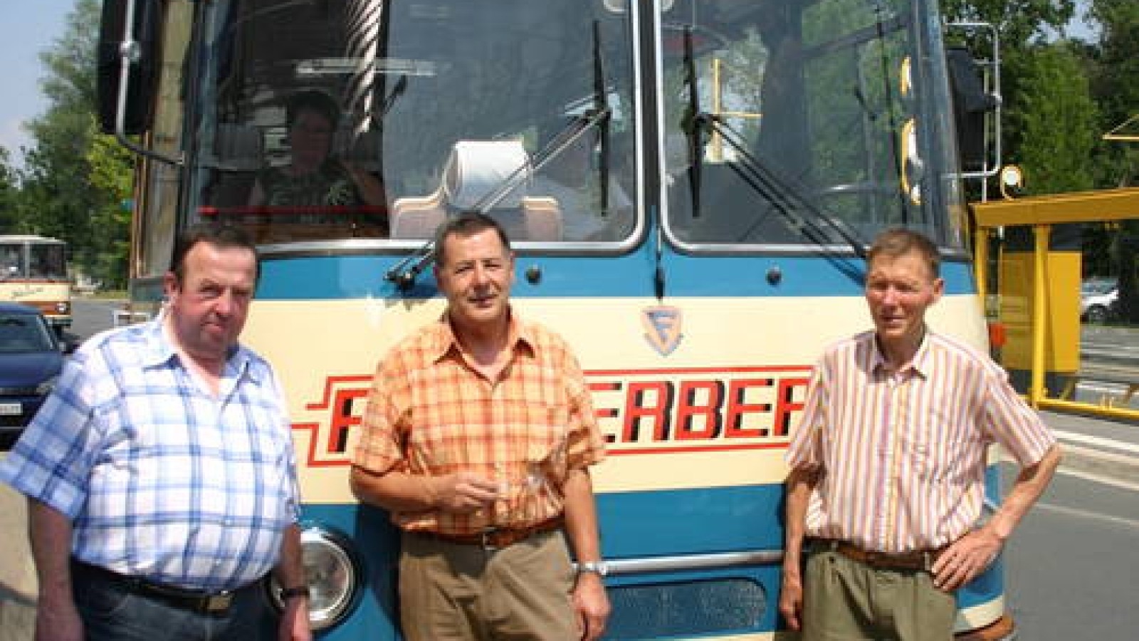 Oiginaler Fleischer-Bus aus Gera fährt zum 5. Fleischer-Bus-Treffen
