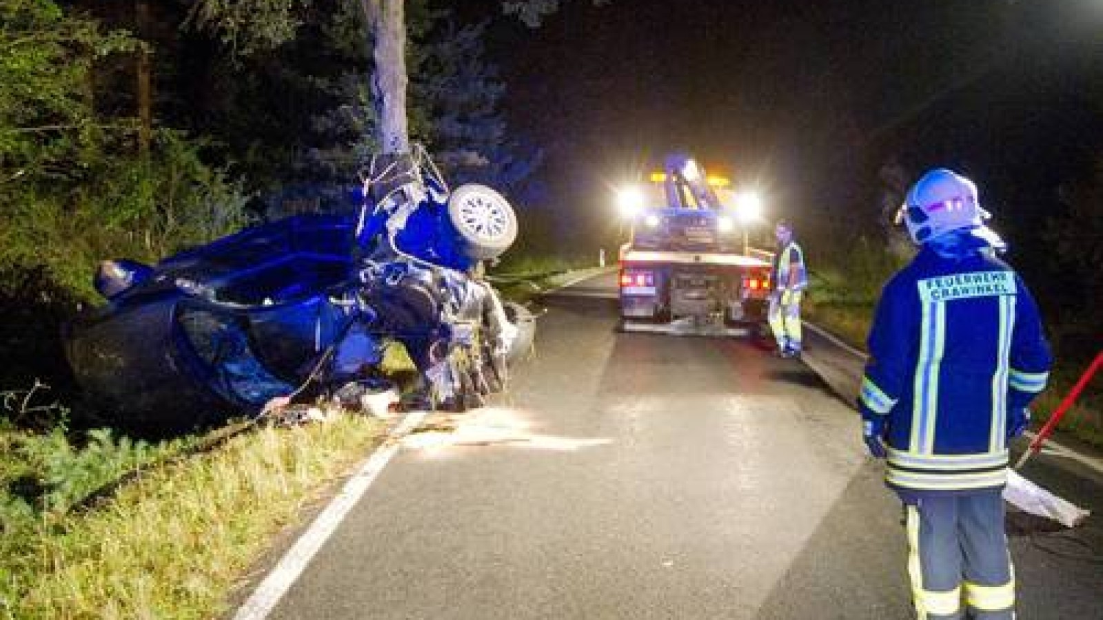 Polizei sucht Autoinsassen nach schwerem Unfall im Jonastal