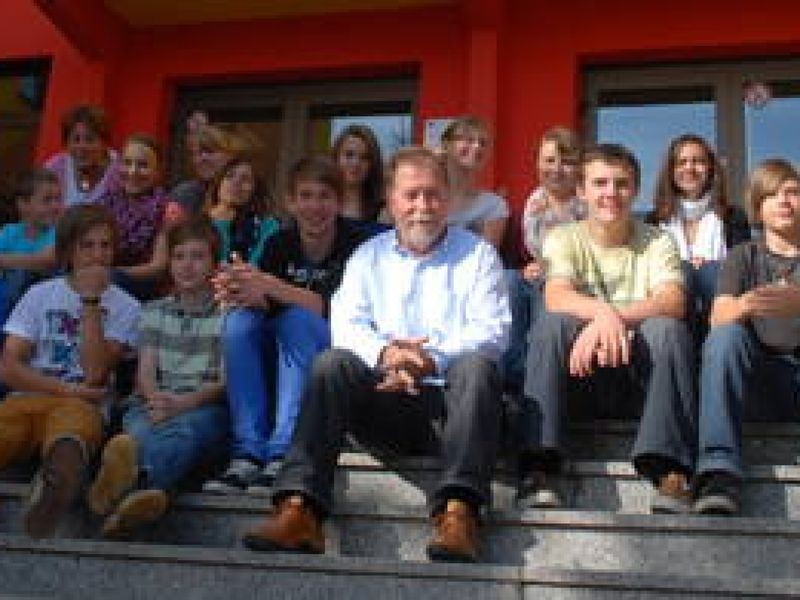 Regelschulleiter Peter Wild verabschiedet sich nach 43 Schuljahren in ...