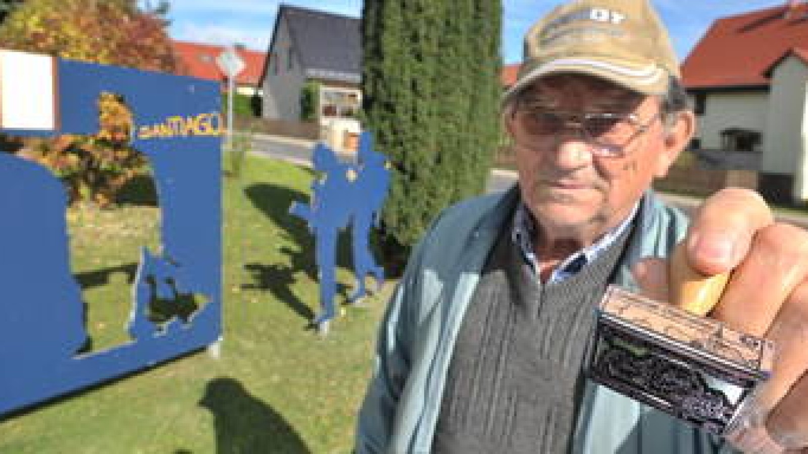 Den Stempel hält Klaus Rammelt für die Pilger stets bereit