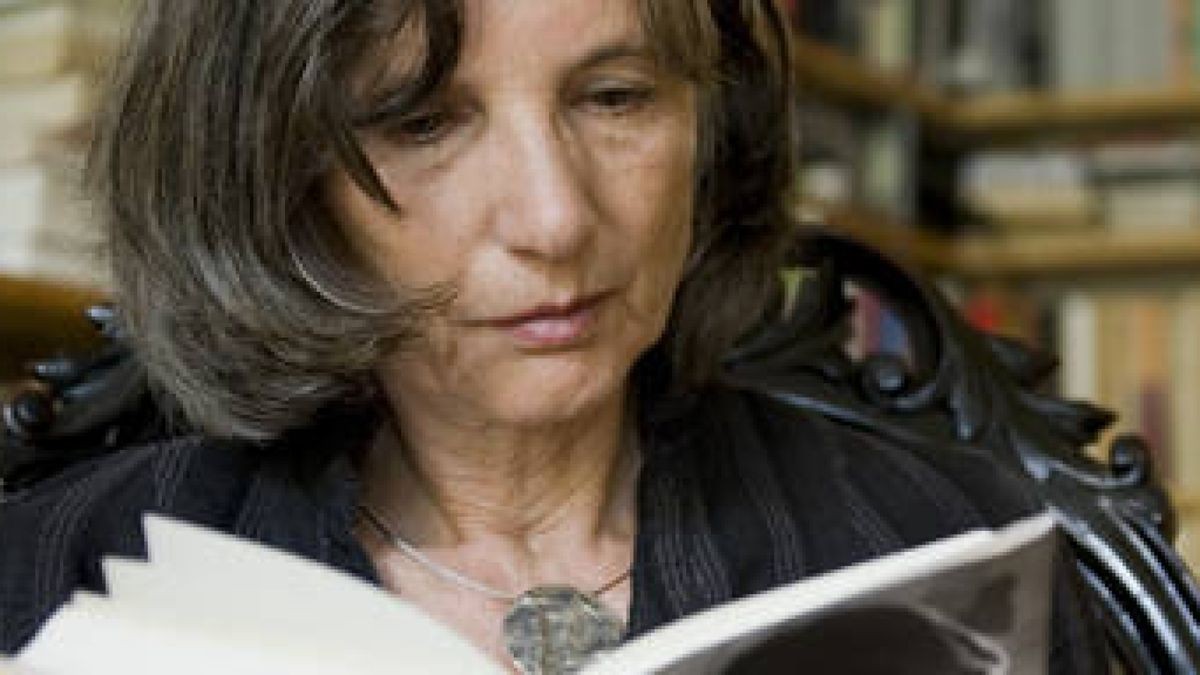 Annette Leo stellt ihr Buch bei Herbstlese in Erfurt vor