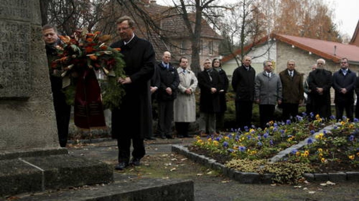 Am Volkstrauertag gedenken Eichsfelder der vielen Opfer der Weltkriege