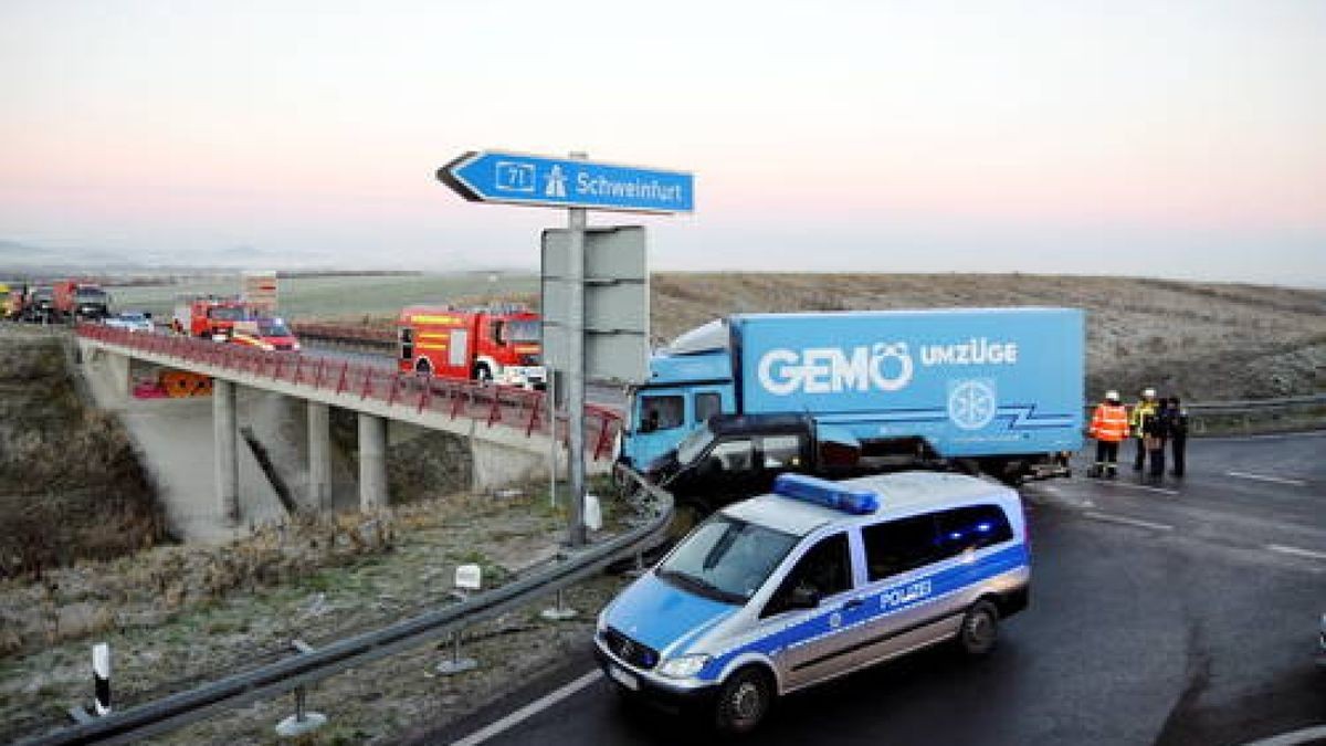 Unfall auf A71 bei Arnstadt-Nord mit fünf Verletzten