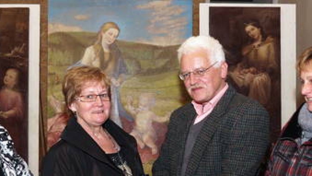 Lengenfelder Weihnachtsmarkt lockt mit Malerausstellung