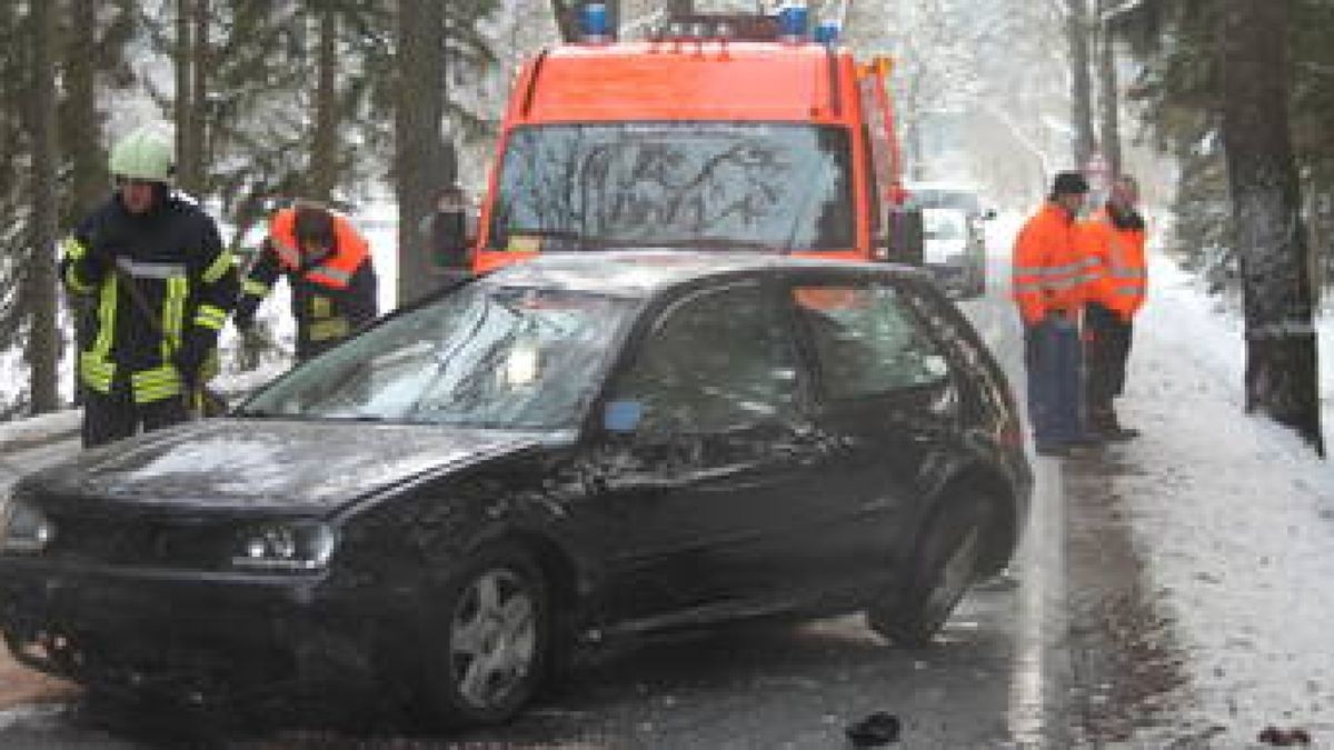 Pkw stößt mit Bus zusammen: Unfälle mit Verletzten zwischen Schleiz und ...
