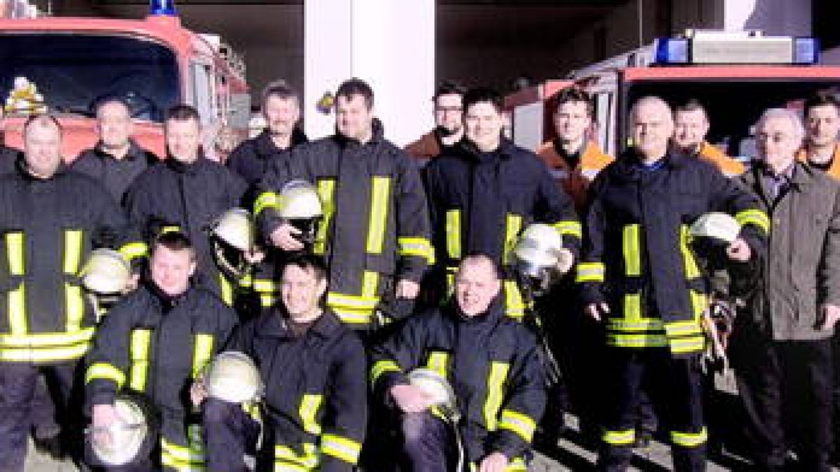 Unsere Feuerwehr: Gerätehaus ist ganzer Stolz der Deube-Wehr