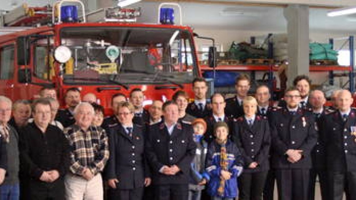 Gräfenrodaer Feuerwehr ist stolz auf ihr modernes Gerätehaus