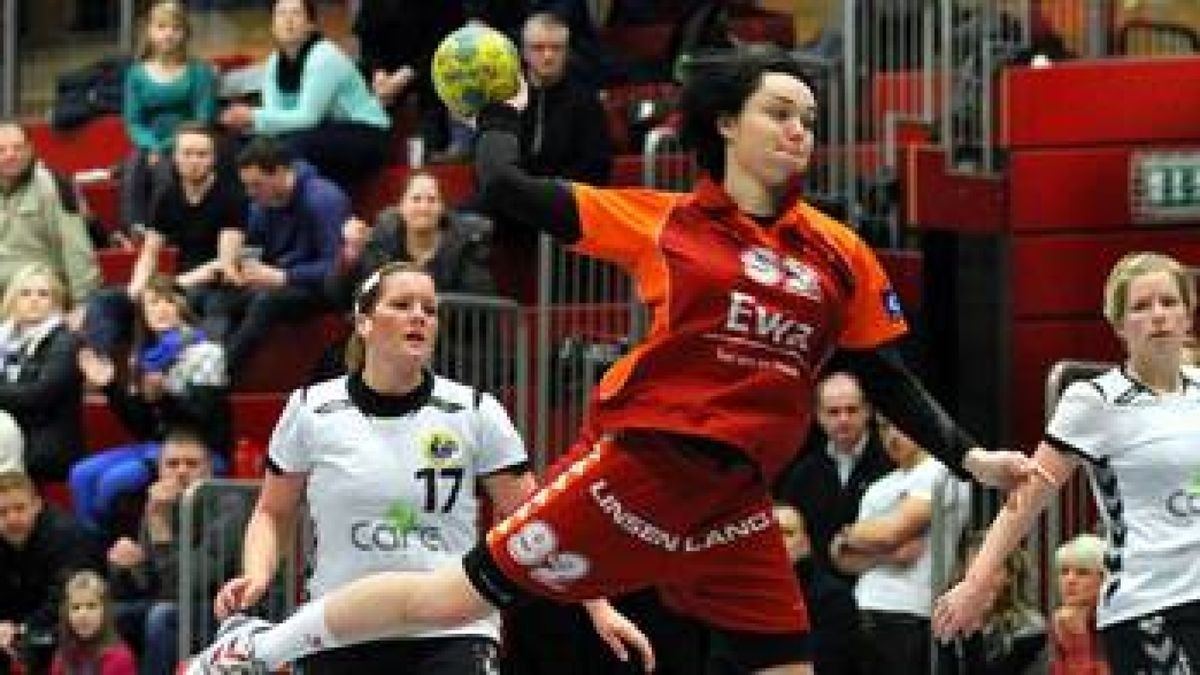 Damen von Aufbau Altenburg mit Auswärtssieg in Calbe