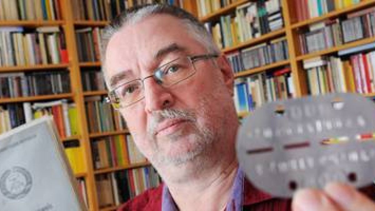 Ilmenauer Eckhard Ullrich schreibt Buch über NVA-Erlebnisse