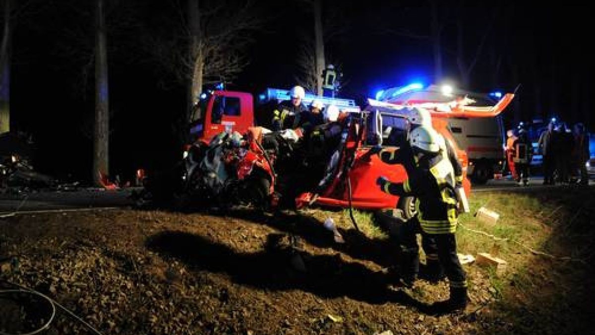 Schwerer Unfall auf der B4 zwischen Greußen und Straußfurt