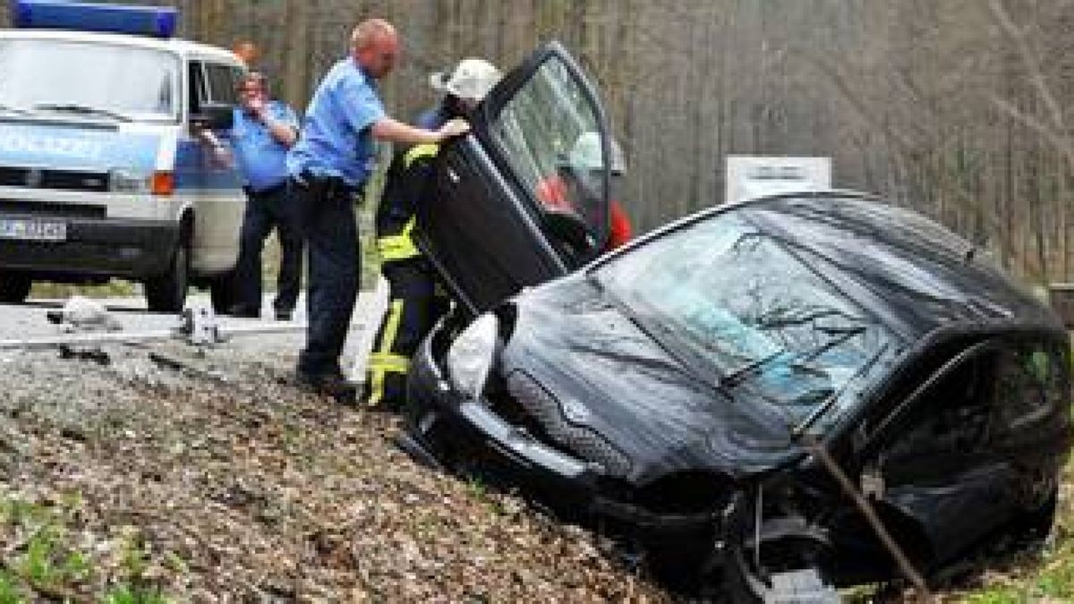 Zwei Schwerverletzte bei Autounfall zwischen Nazza und Langula