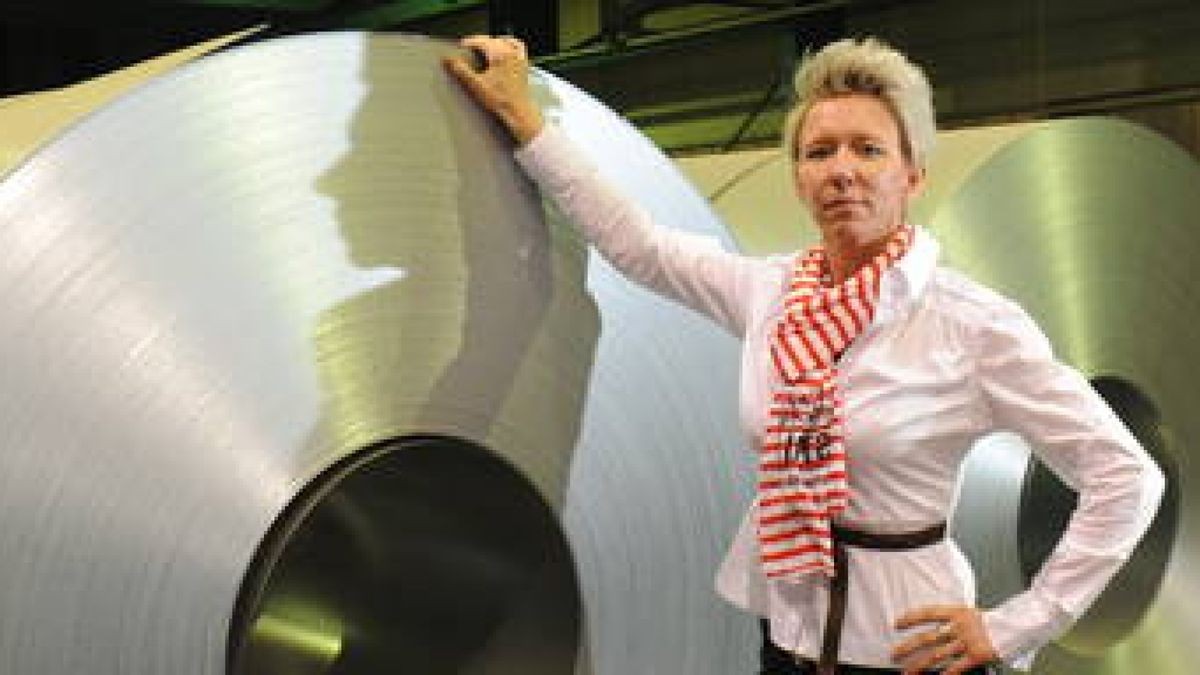 Katrin Dietzmann steht als einzige Frau in einer harten Branche an der ...