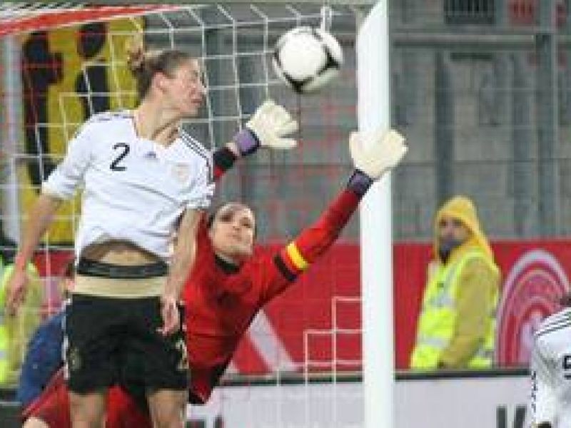 Fußball-Nationalspielerin aus Gera: Bianca Schmidt hat Lust auf EM