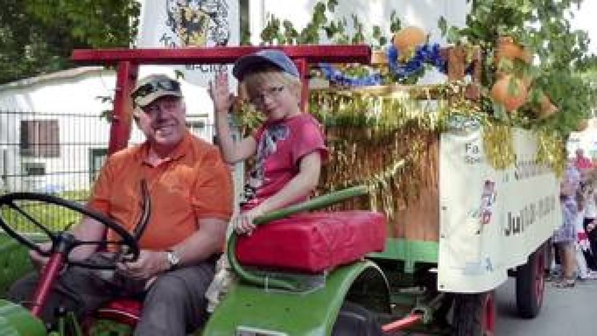 Traktorfahrten um die Arnstädter Ölbohrtürme