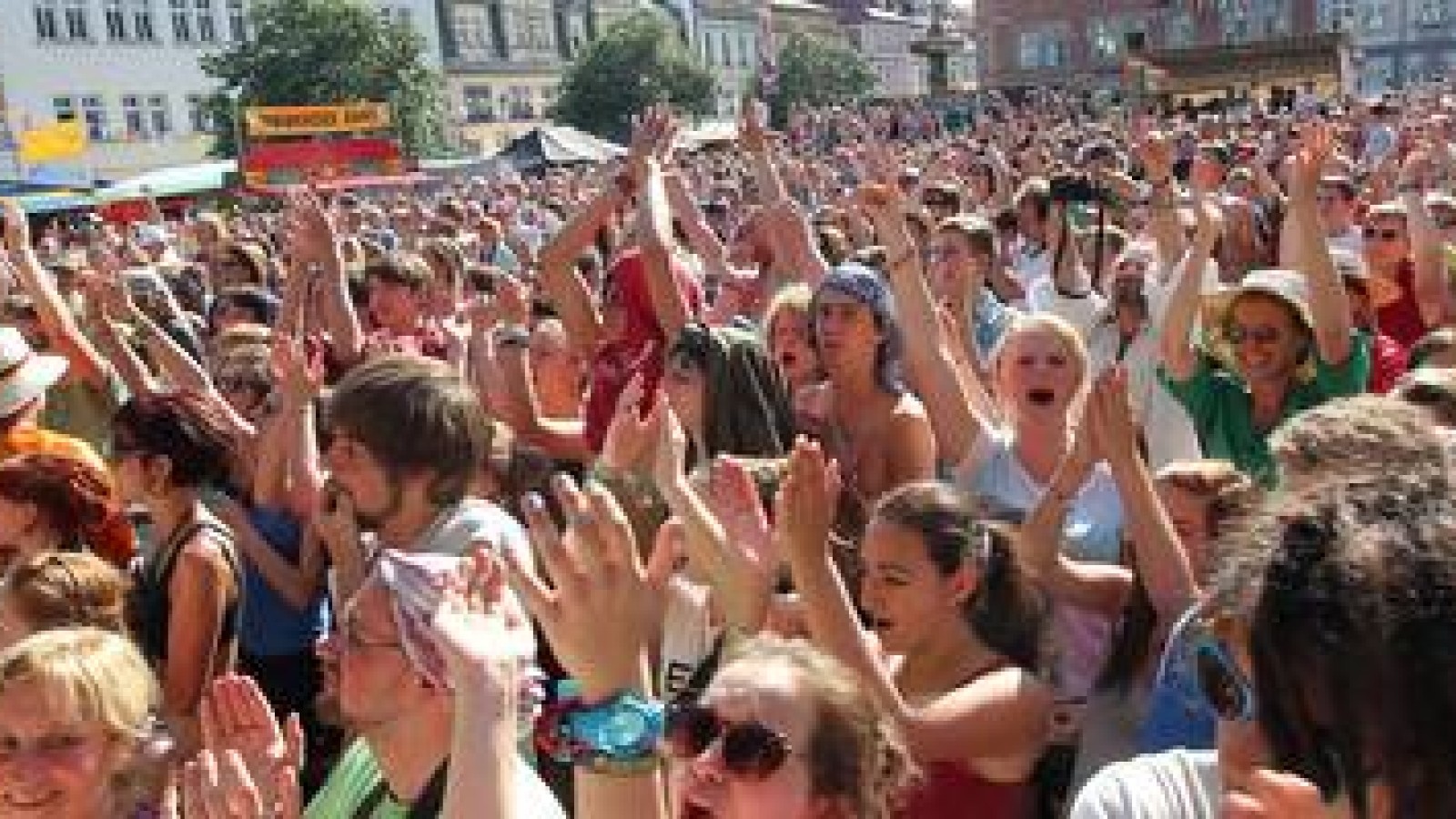 Zum Abschluss des Tanz- und Folkfestes ein letztes Mal wild tanzen