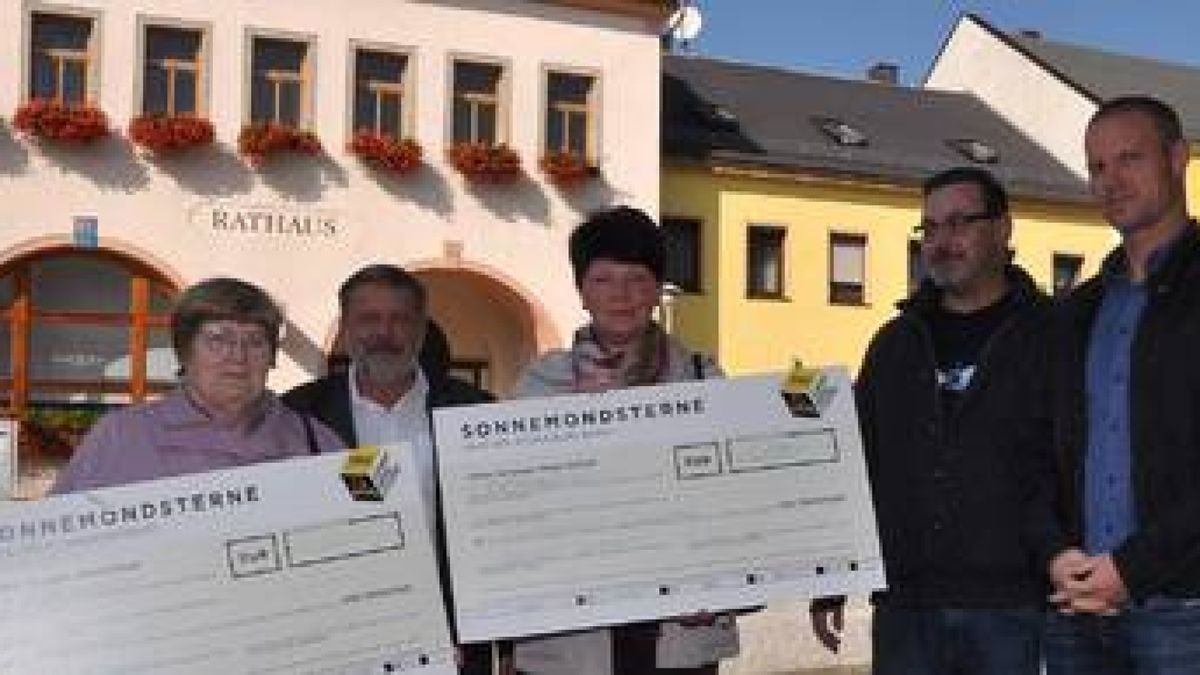 "SonneMondSterne"-Veranstalter spenden für Kinder und Senioren in Saalburg