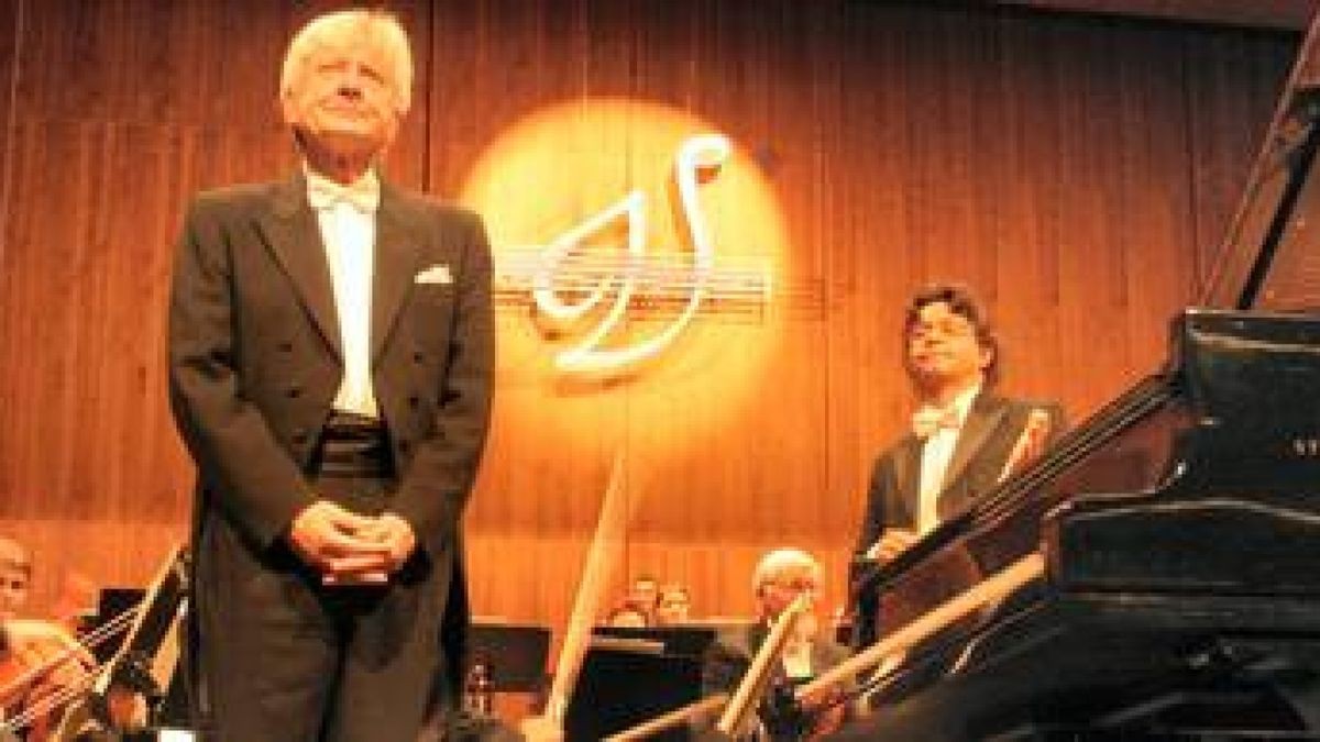 In Greiz: Stehende Ovationen für Peter Rösel