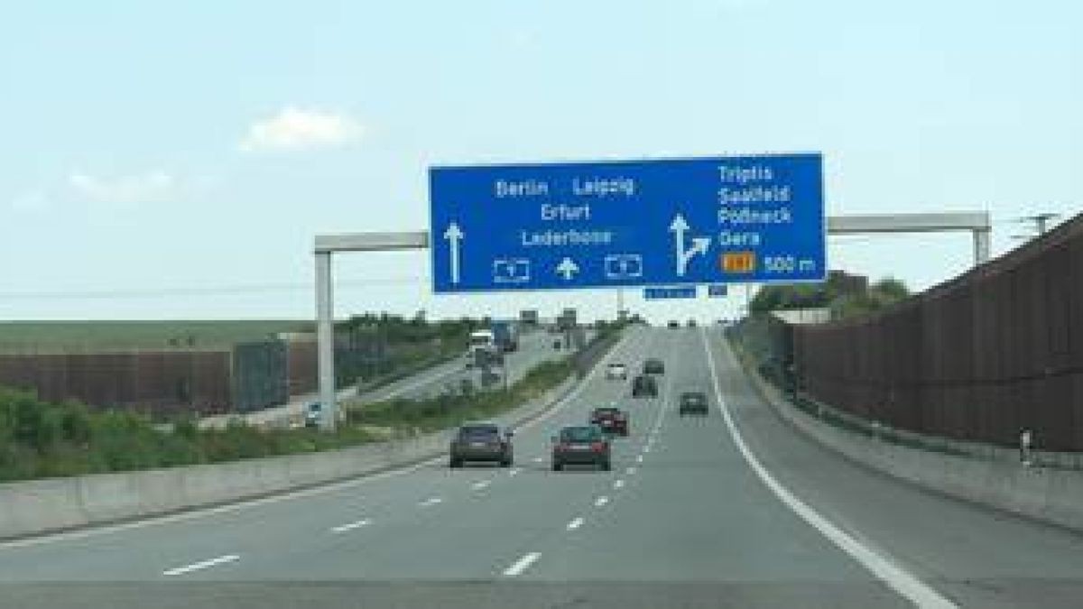 Erstes Stück Autobahn 9 bei Triptis ist fertig