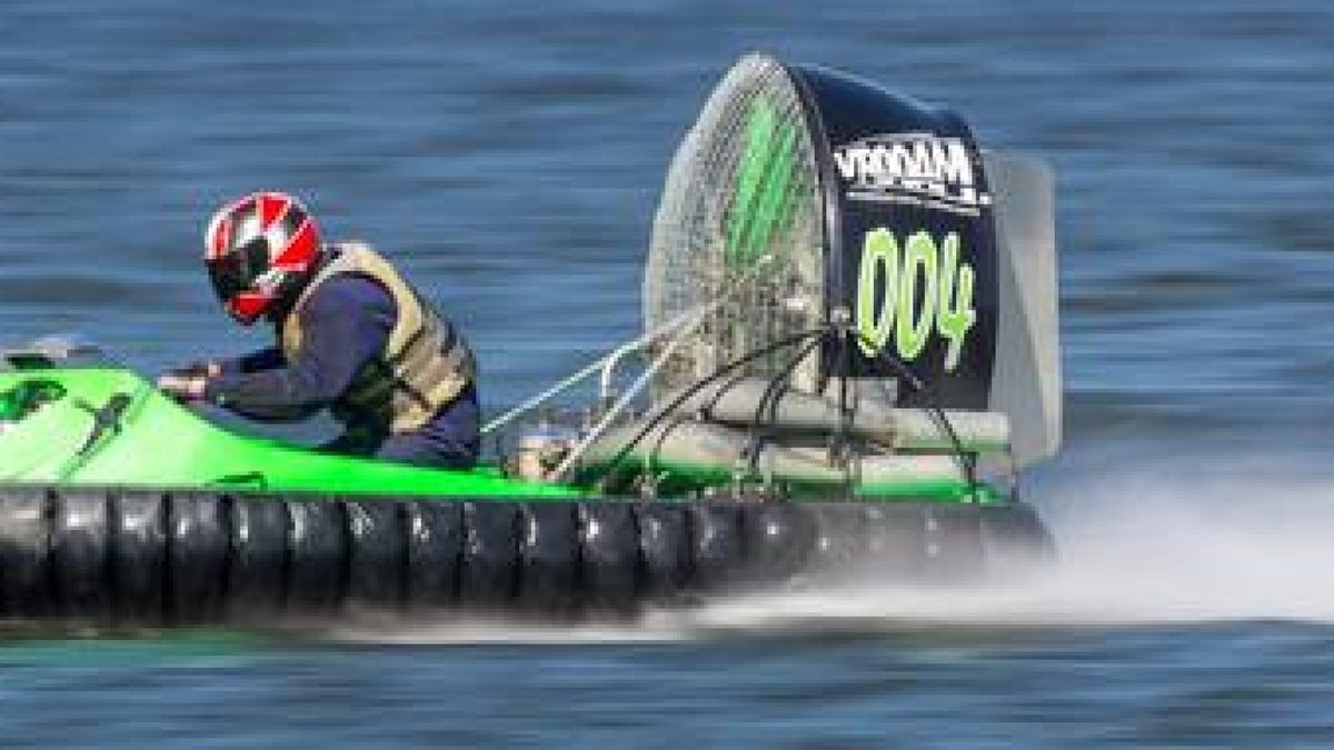 Hoovercraft-Boote: Mit lautem Getöse über den See schweben