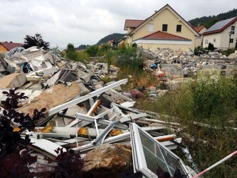 Auch 1,5 Jahre nach Haus-Explosion bleibt Trümmerfeld im Wohngebiet ...