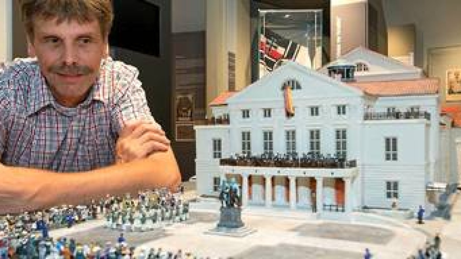 Ein Hoch auf die Republik: DNT-Modell in Weimar mit Ebert-Vereidigung