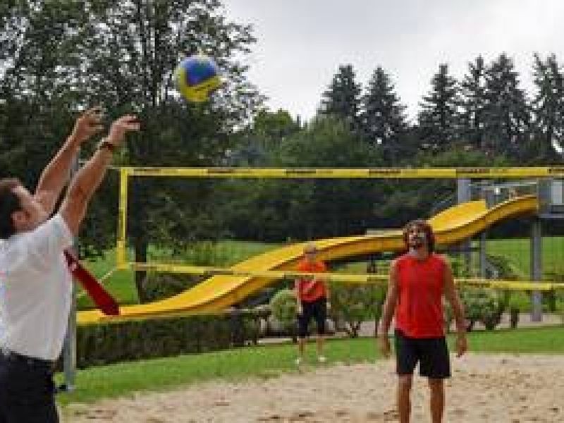 Banker sorgen für mehr Komfort im Freibad Triptis