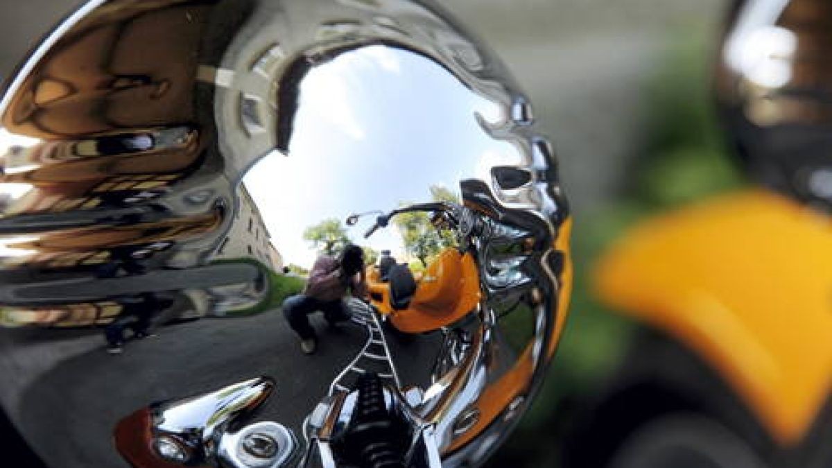 Ronny Skopp fährt mit seinem Trike durch Linda