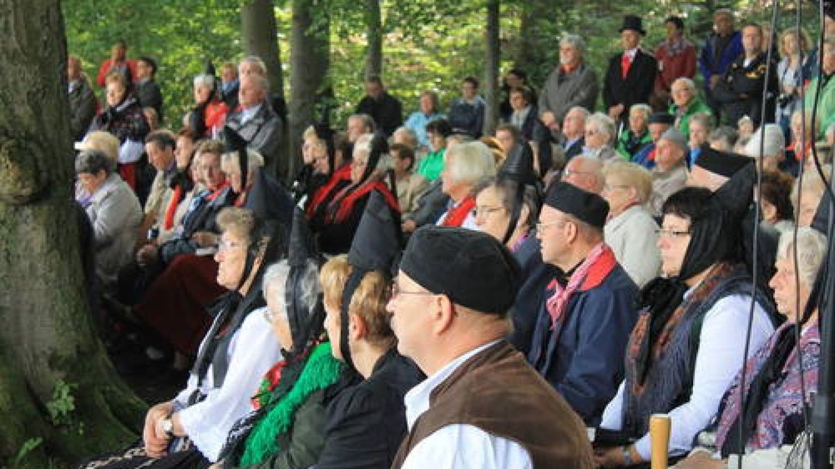 Heimatverein Deuna organisierte Trachtenwallfahrt am Dünkreuz