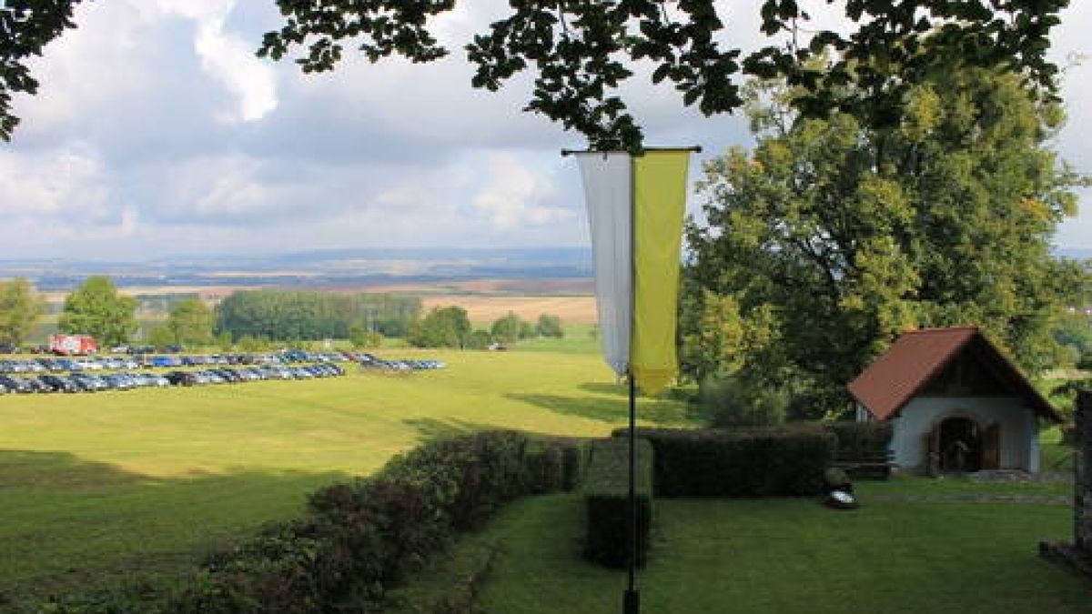 Heimatverein Deuna organisierte Trachtenwallfahrt am Dünkreuz