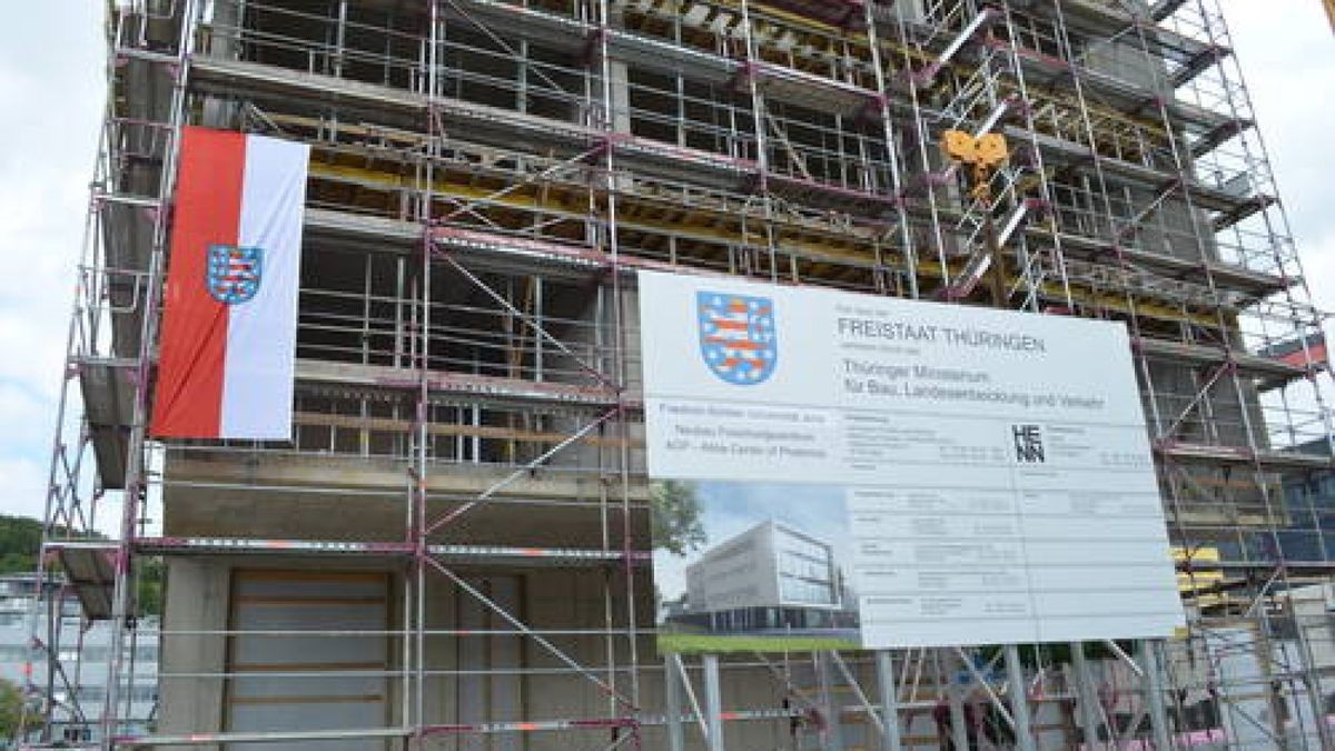 24-Millionen-Projekt: Richtfest am Abbe Center of Photonics in Jena