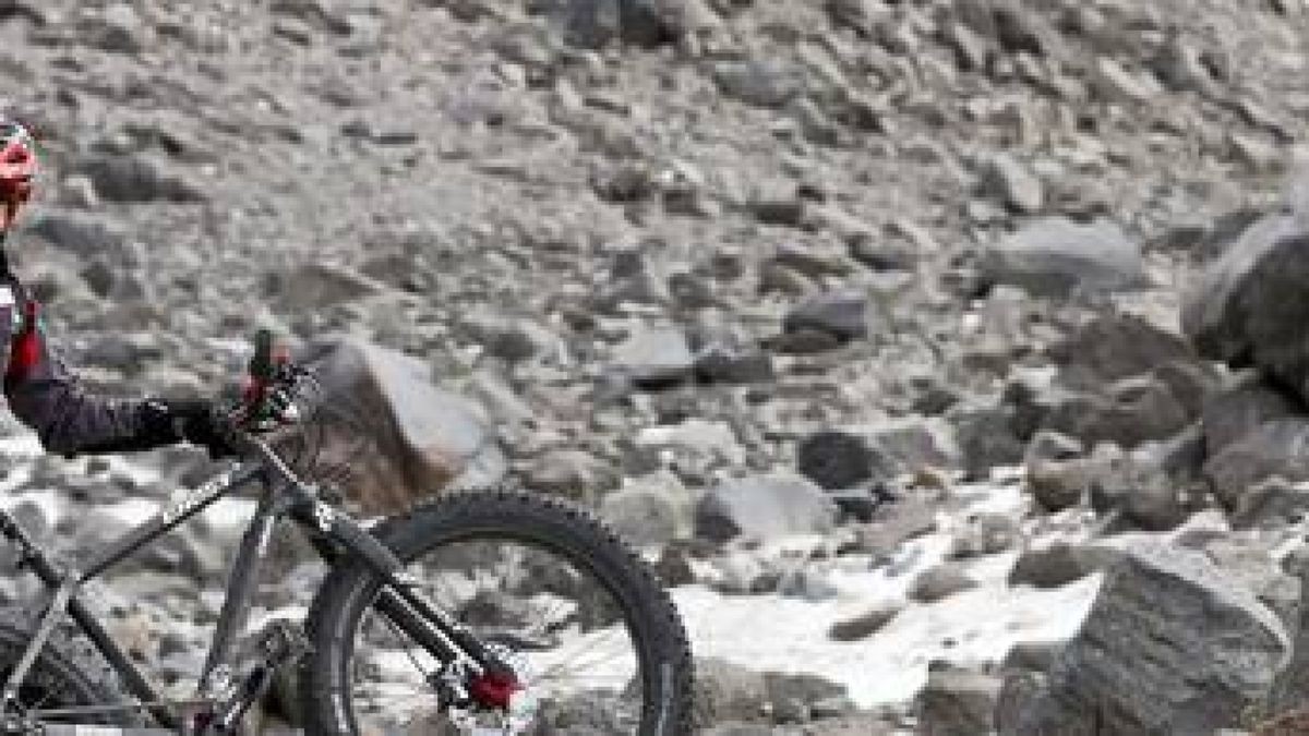 Weltrekord? Mühlhäuser Extremsportler Guido Kunze bezwíngt Vulkan in Chile