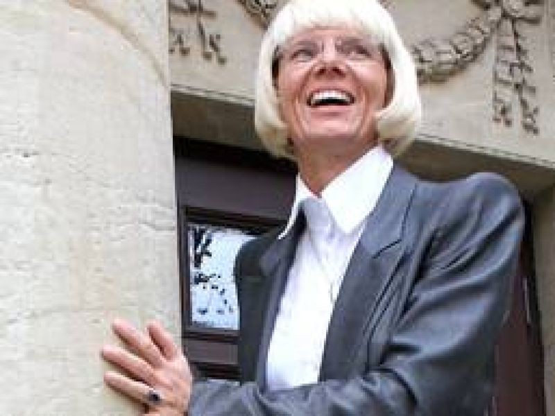 Angela Kalms und das Geld für die Bretter, die die Welt bedeuten