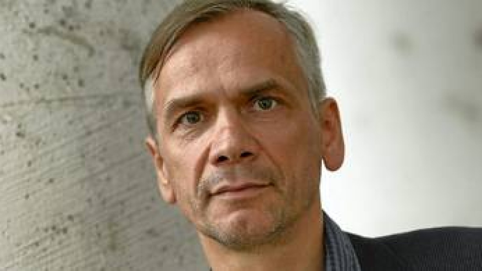 "Sehr, sehr schön": Gera ehrt deutschen Buchpreisträger Lutz Seiler