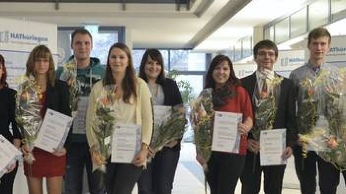Beste 16 Ostthüringer Absolventen erhalten Stipendium über 6000 Euro
