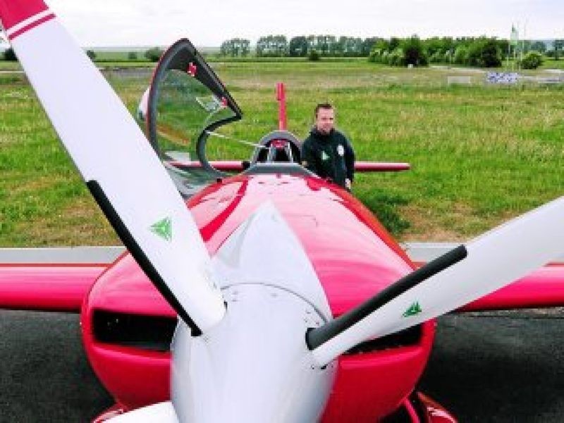 Vier Kunstflug-Piloten üben für die nächsten Meisterschaften