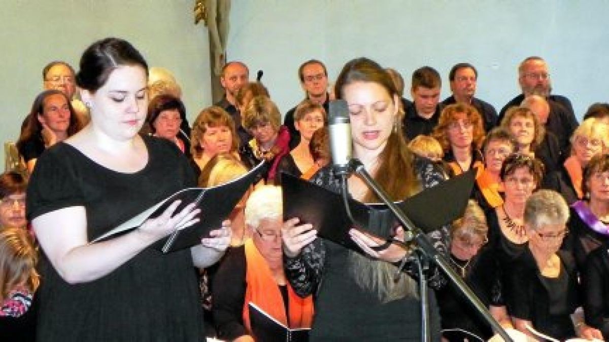 Publikum in Hermsdorf bedankt sich für Oratorium mit stehenden Ovationen