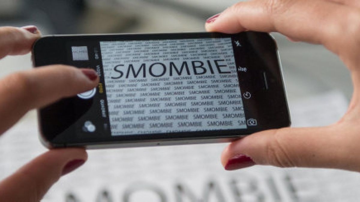 Smartphone-Zombie: „Smombie“ ist Jugendwort des Jahres