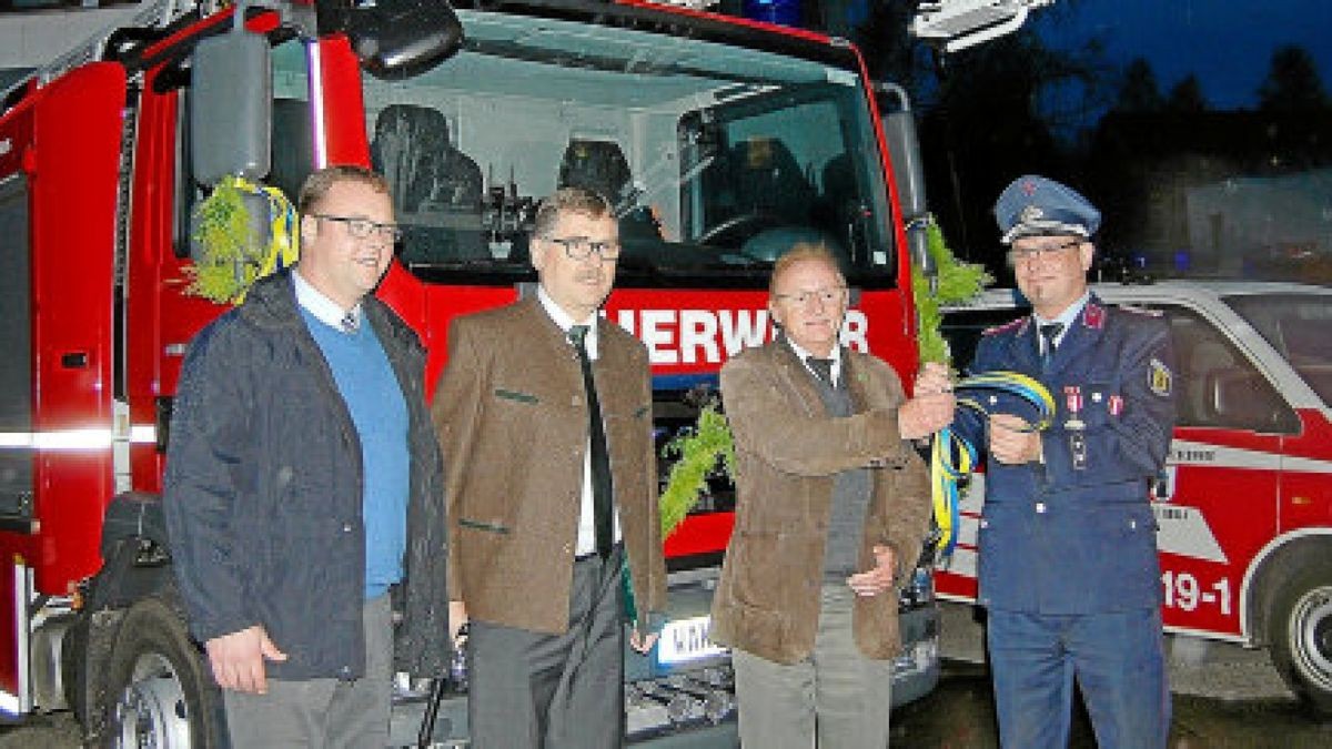 Ersatz für „alte Oma“: Ruhlaer Stützpunktwehr stellt neue Drehleiter in ...