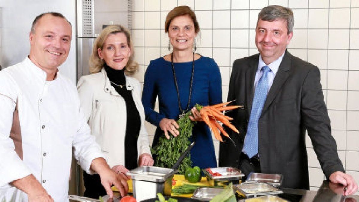 Leser kochen in Klinik in Gera nach Rezepten von Sarah Wiener