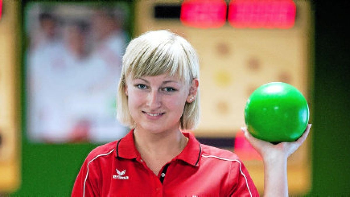 Celine Zenker kegelt Bahnrekord