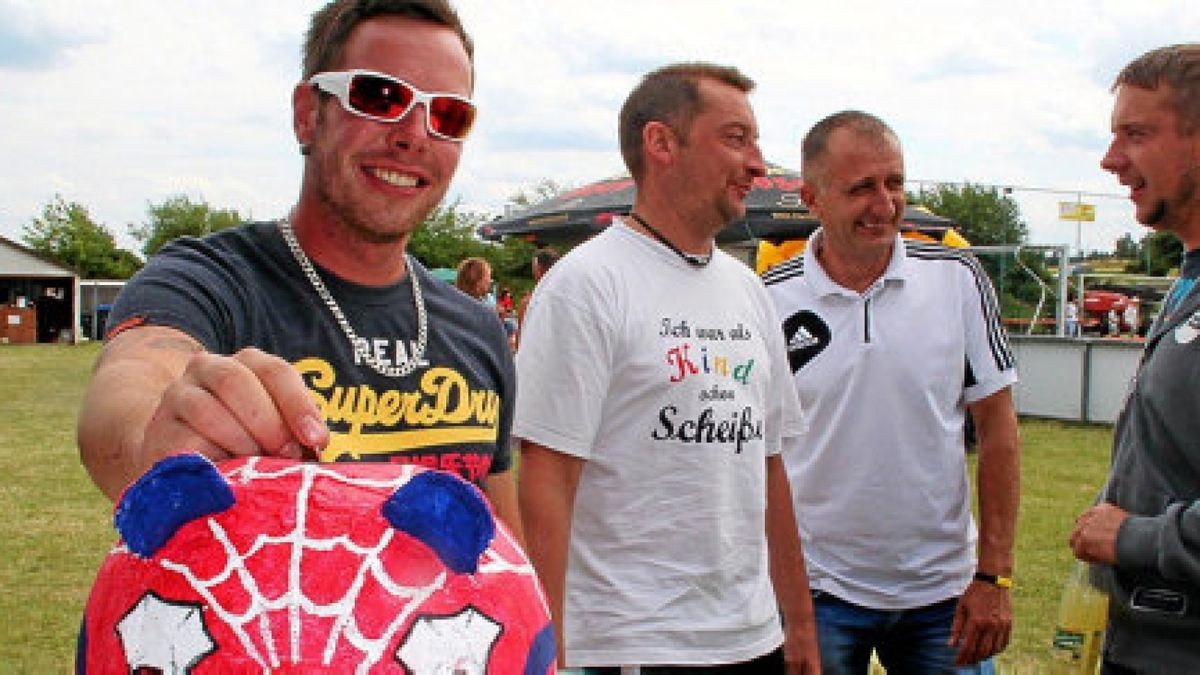 Remptendorfer Sportverein spendet für Kinderklinik Jena