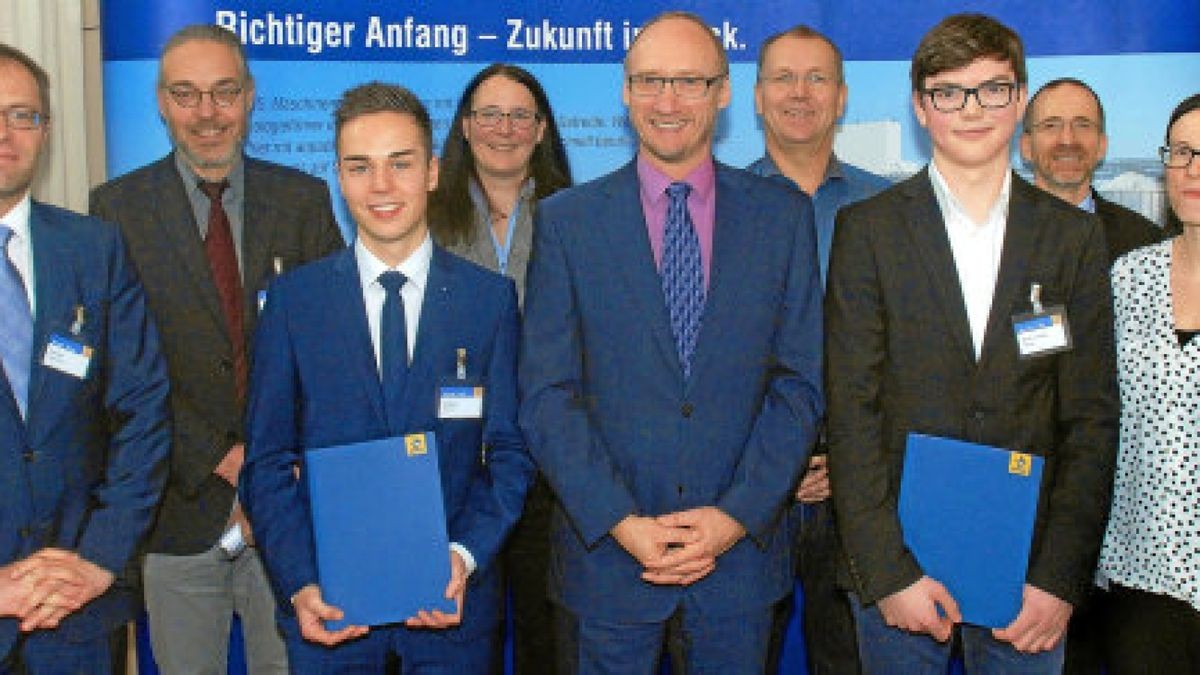 Absolventen der Eisenacher Berufsakademie erhalten Petkus Academy Awards