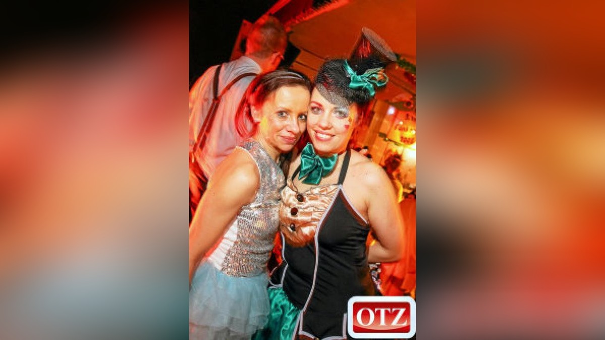 Viel Konfetti und bestes House beim TCV-Fasching in Triptis
