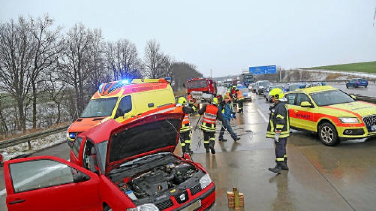 Schwer verletzte Frau nach Unfall auf A4 bei Meerane