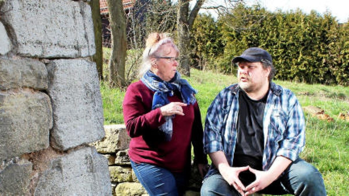 Künstler lernt Mundart für ein Stück über die Helbe