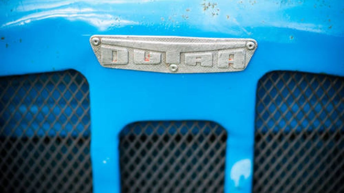 Traktoren von Dutra: Lärmende Langnasen für Liebhaber